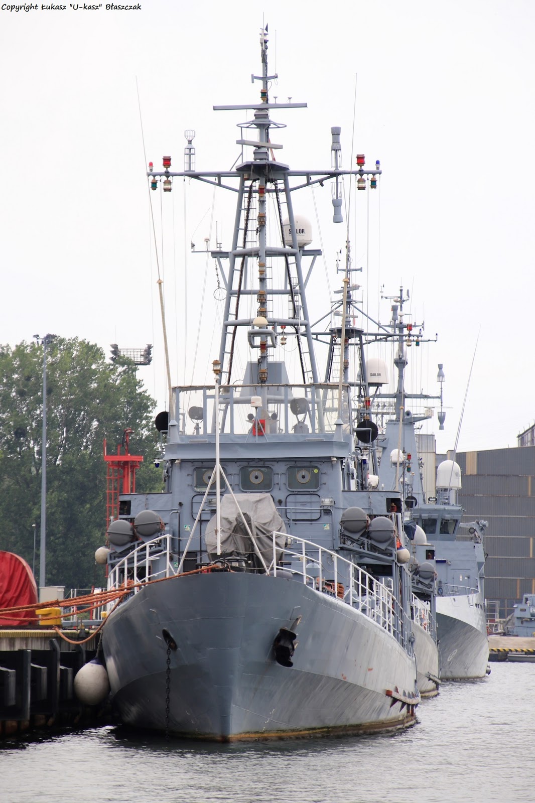 W obiektywie shipspottera czyli z migawką nad portową sadzawką: Z cyklu ...