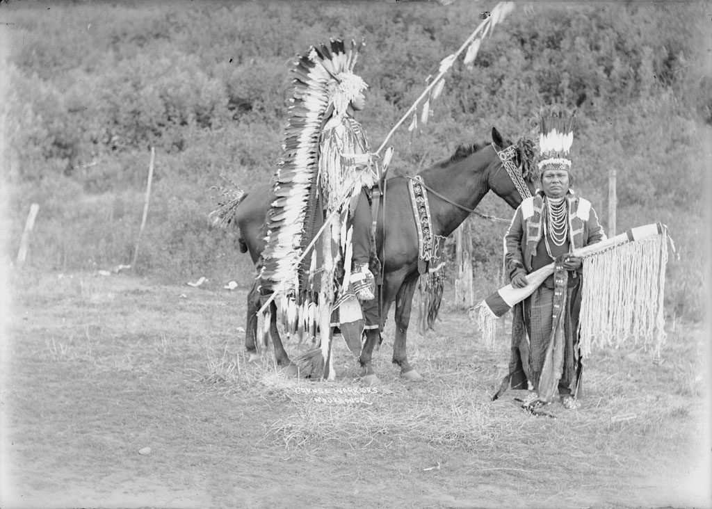 White Wolf : Stunning Portraits of Cayuse People From The Early 1900s
