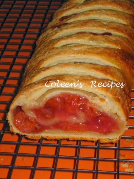 Coleen's Recipes: SUPER EASY CHERRY STRUDEL
