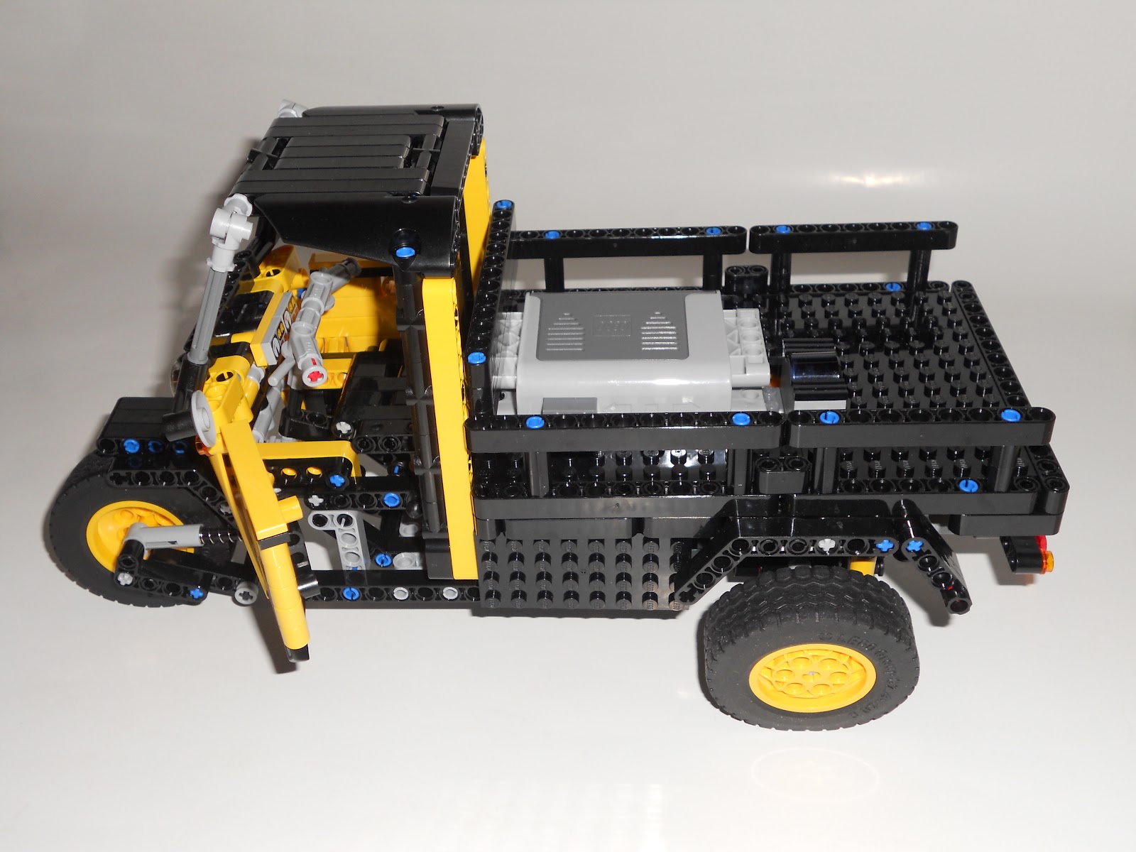 LEGO TECHNIC: PIAGGIO APE version technic