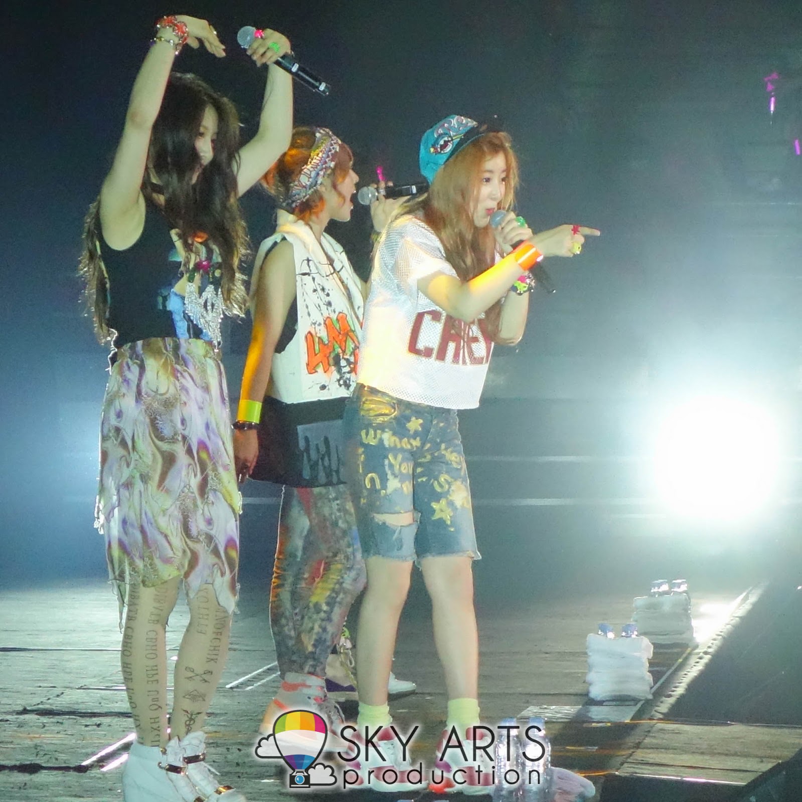 [PHOTO] AIA K-POP Live in KL 2013 Malaysia: 4MINUTE G.NA BEAST GET WET!