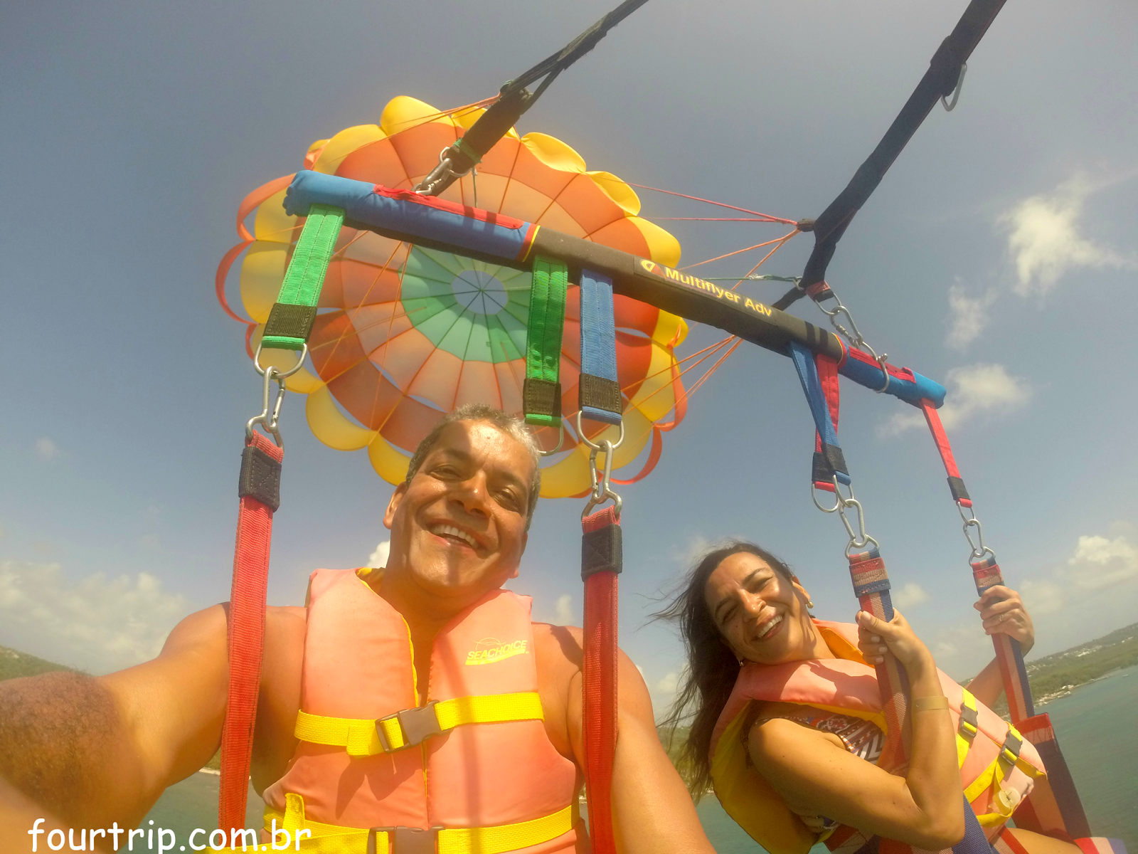 VOO DE PARASAIL EM SAN ANDRÉS | Fourtrip