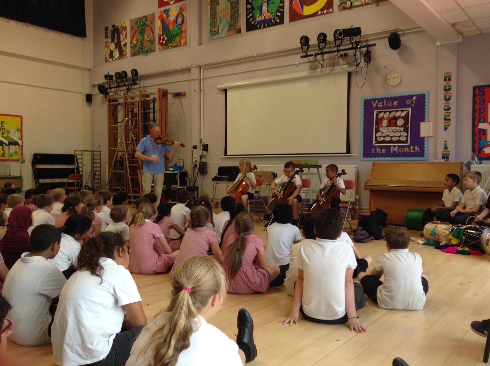Chilcote Primary School: David Gregory from the CBSO visits Chilcote