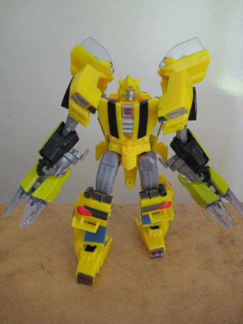 ChCse's blog: Toy Review: Transformers Generations Bumblebee (IDW Deluxe)