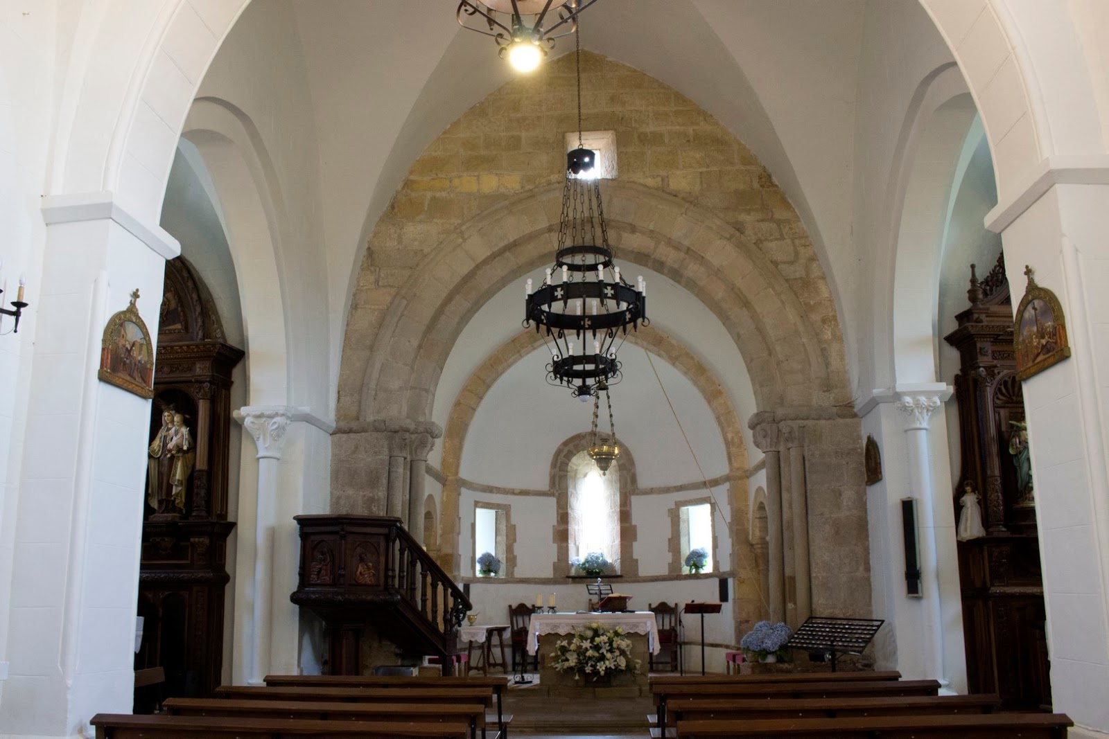 La iglesia de Santa Eulalia de Selorio conserva importantes restos ...