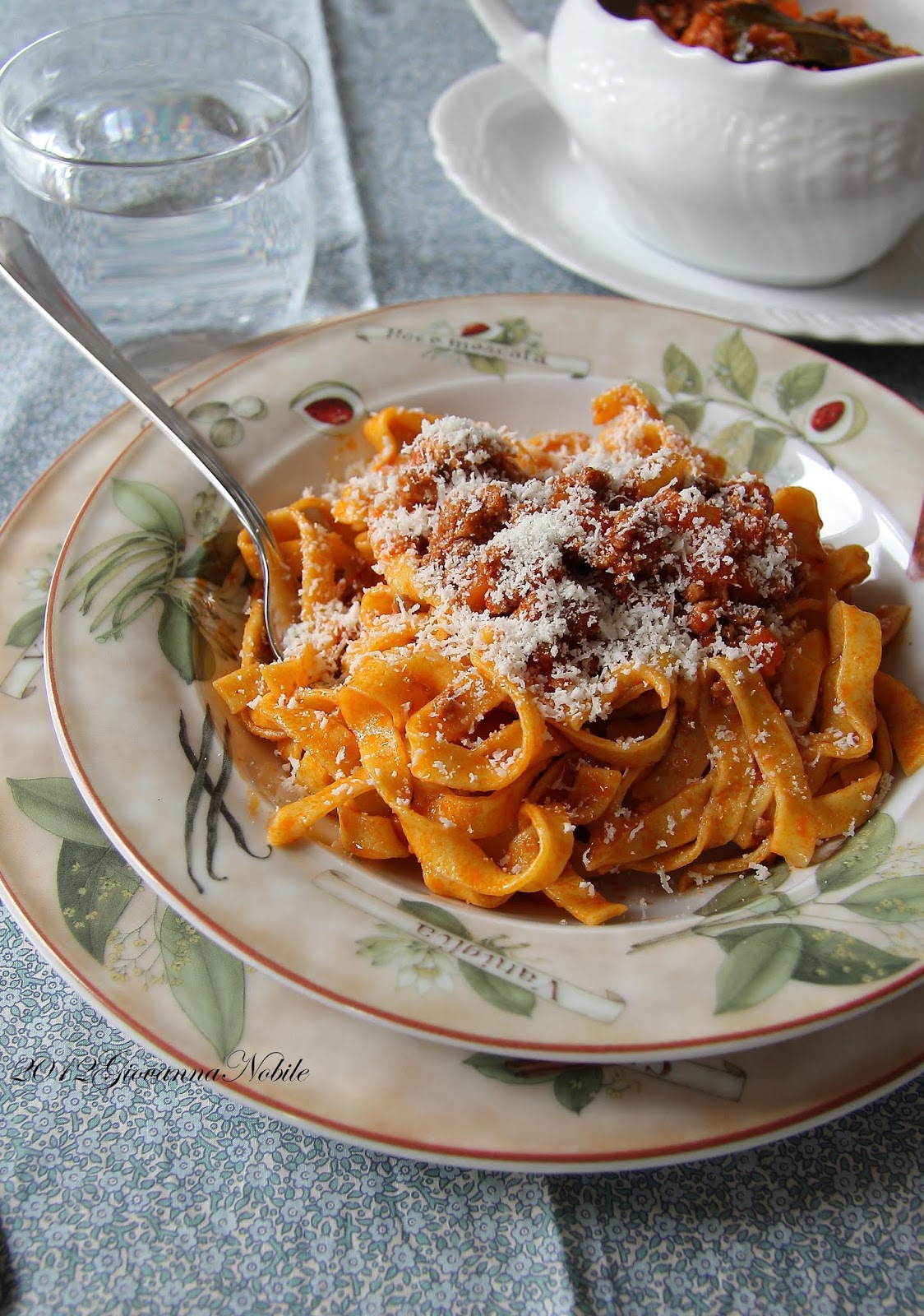 Tagliatelle con ragù di carne e verdure - la cuoca eclettica