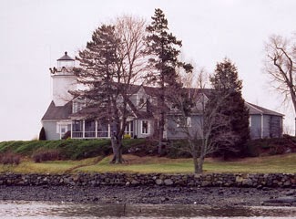 JimBob's Lighthouses : Poplar Point Light Newport Harbor Rhode Island