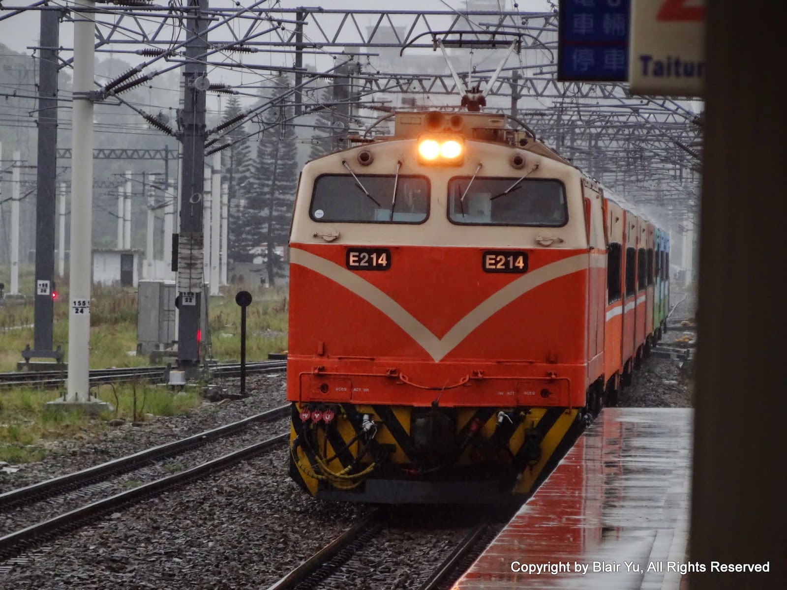 Blair's 鐵道攝影: E214電力機車 / TRA E214 Electric locomotive