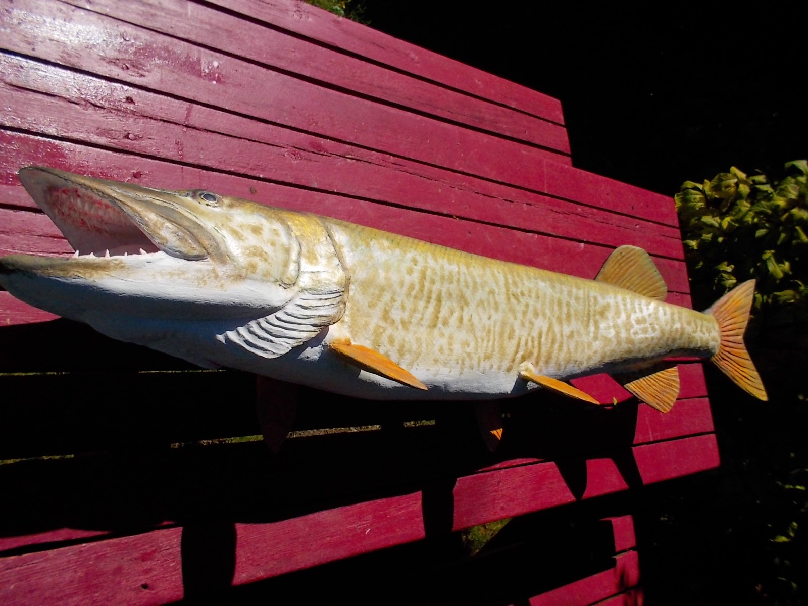 CHARLES WEISS ART: Giant wood carved muskie painting