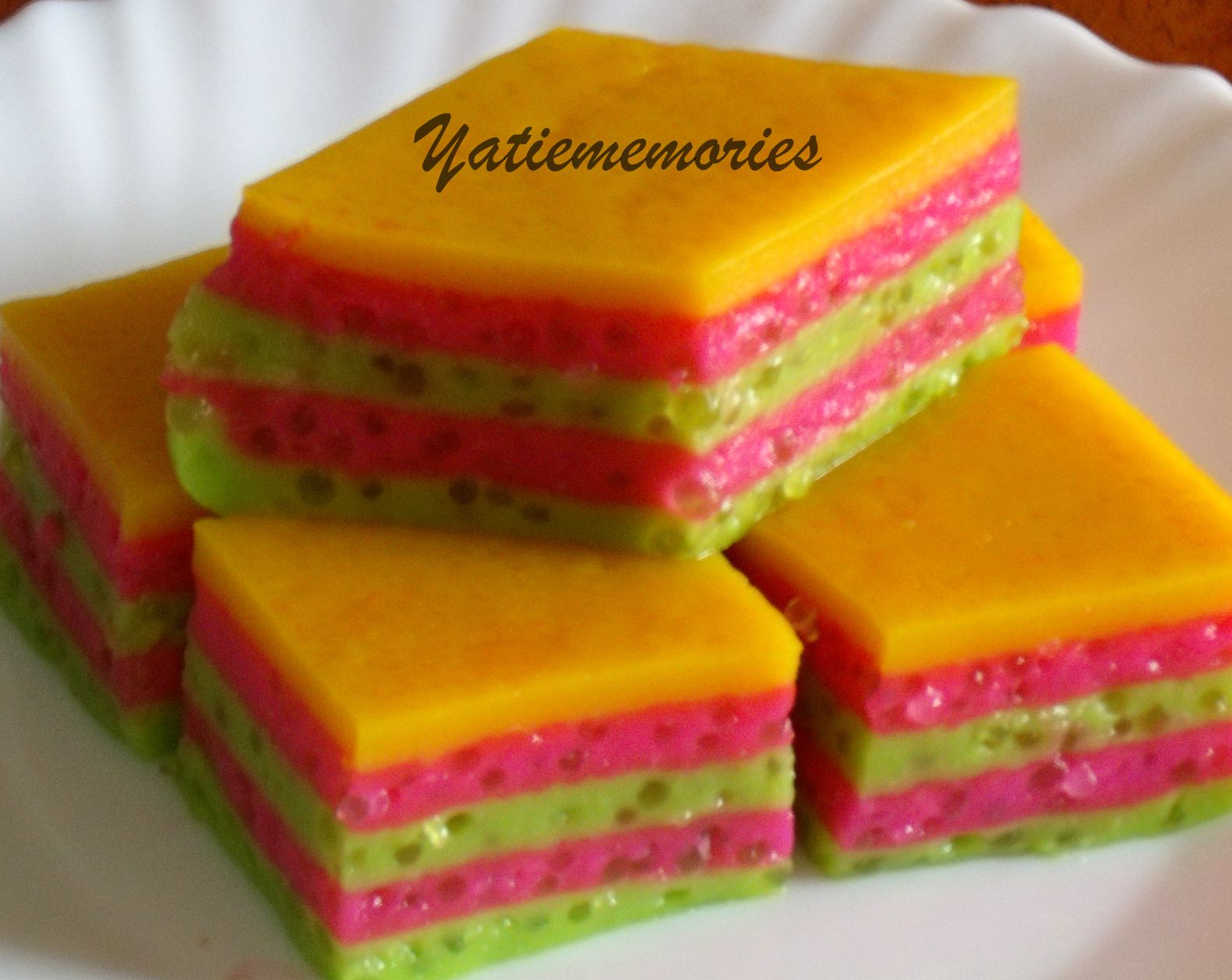 Sinar Kehidupanku**~::..: Kuih Talam Sagu Berlapis