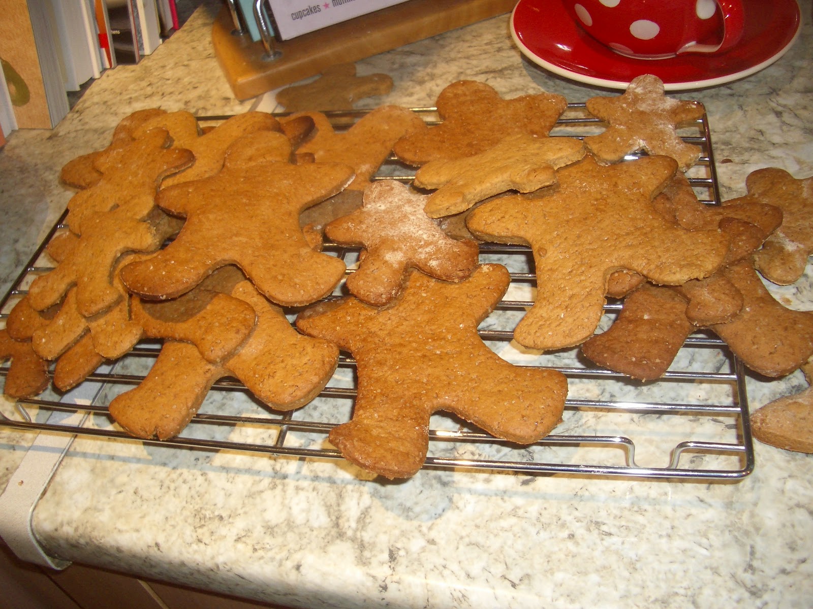 Caroline Makes....: Christmas gingerbread men... and santas... and cows!