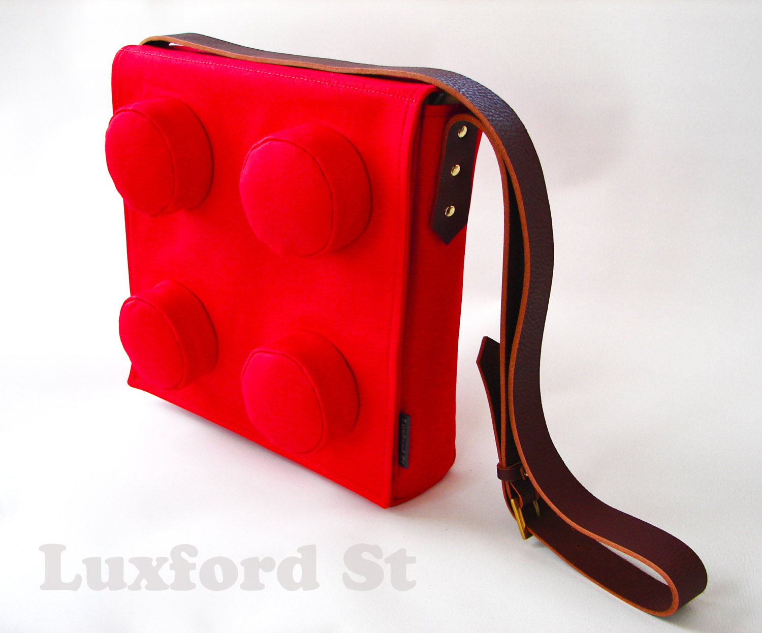 The Brickverse: Brick bags for the Lego fashionista