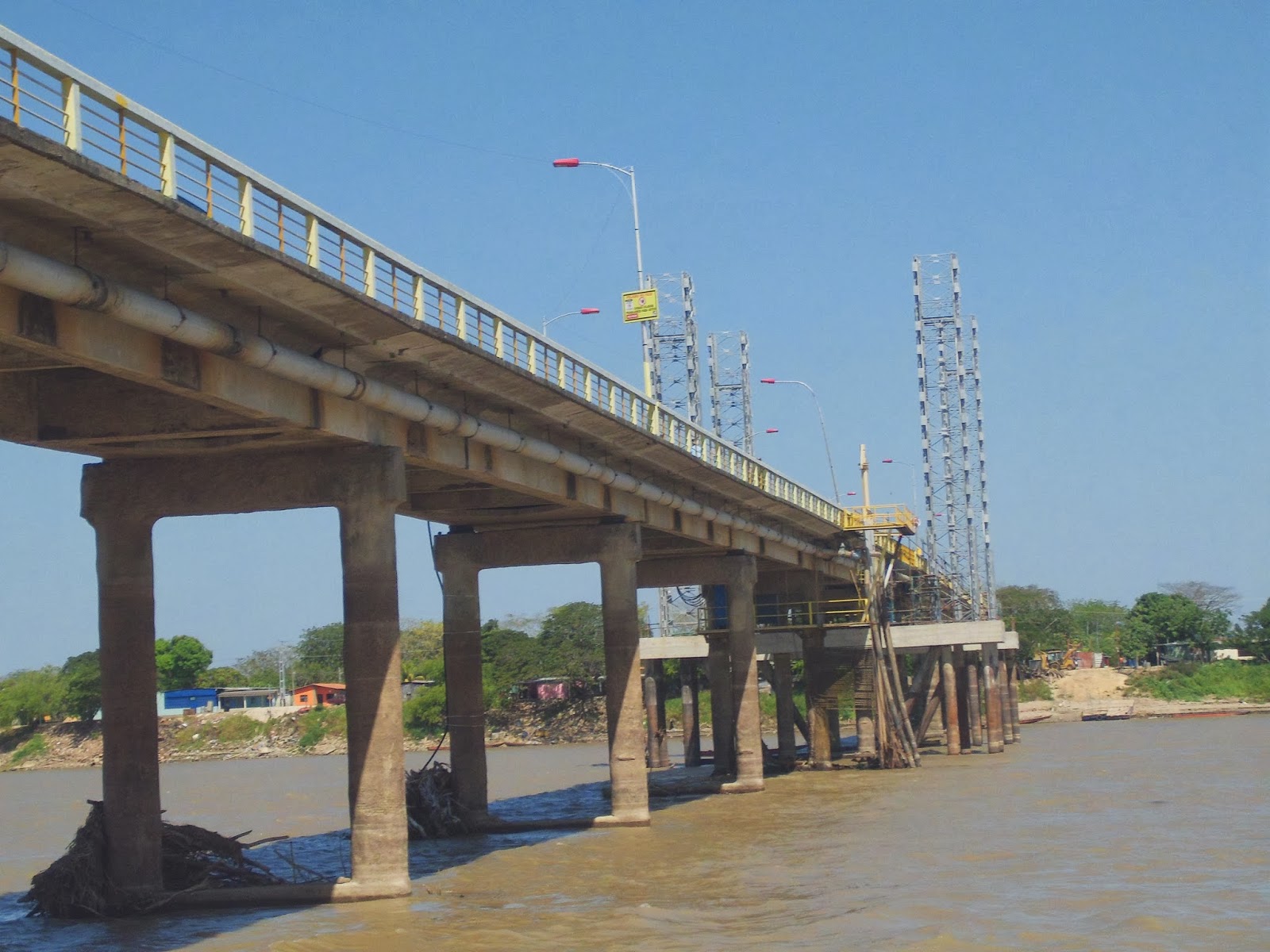 Sistema levadizo sobre el puente María Nieves genera polémica en Apure ...