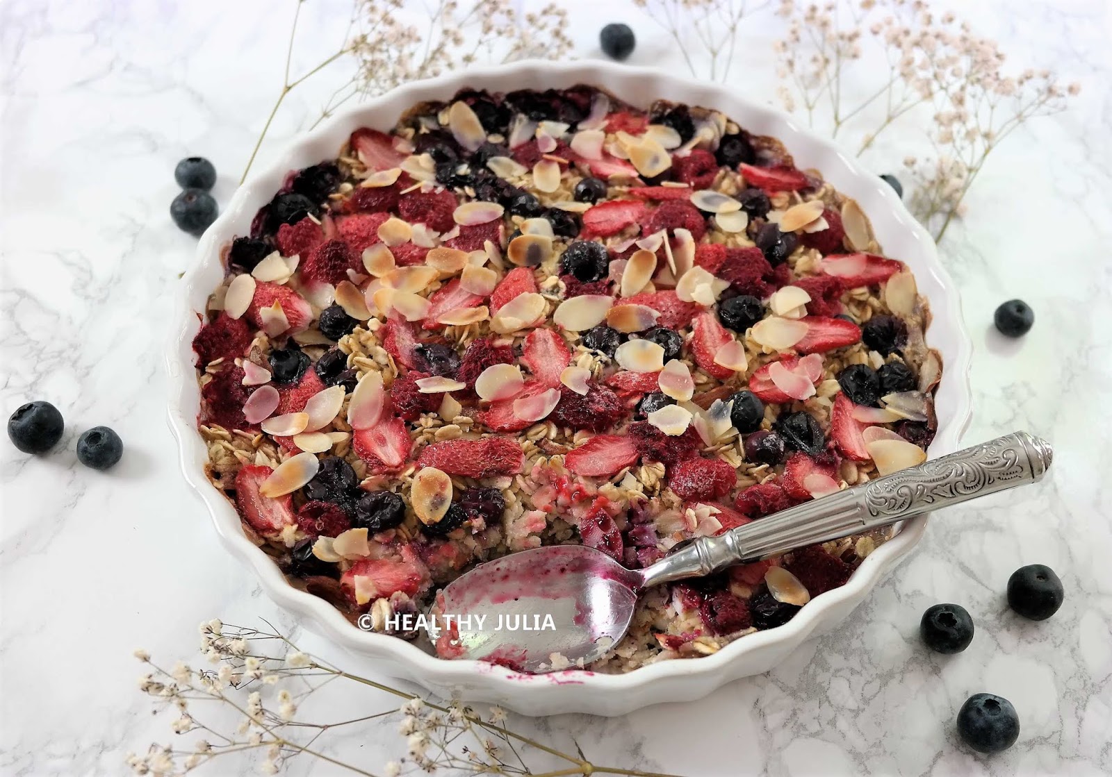 GRATIN DE FLOCONS D'AVOINE AUX FRUITS ROUGES - Healthy Julia