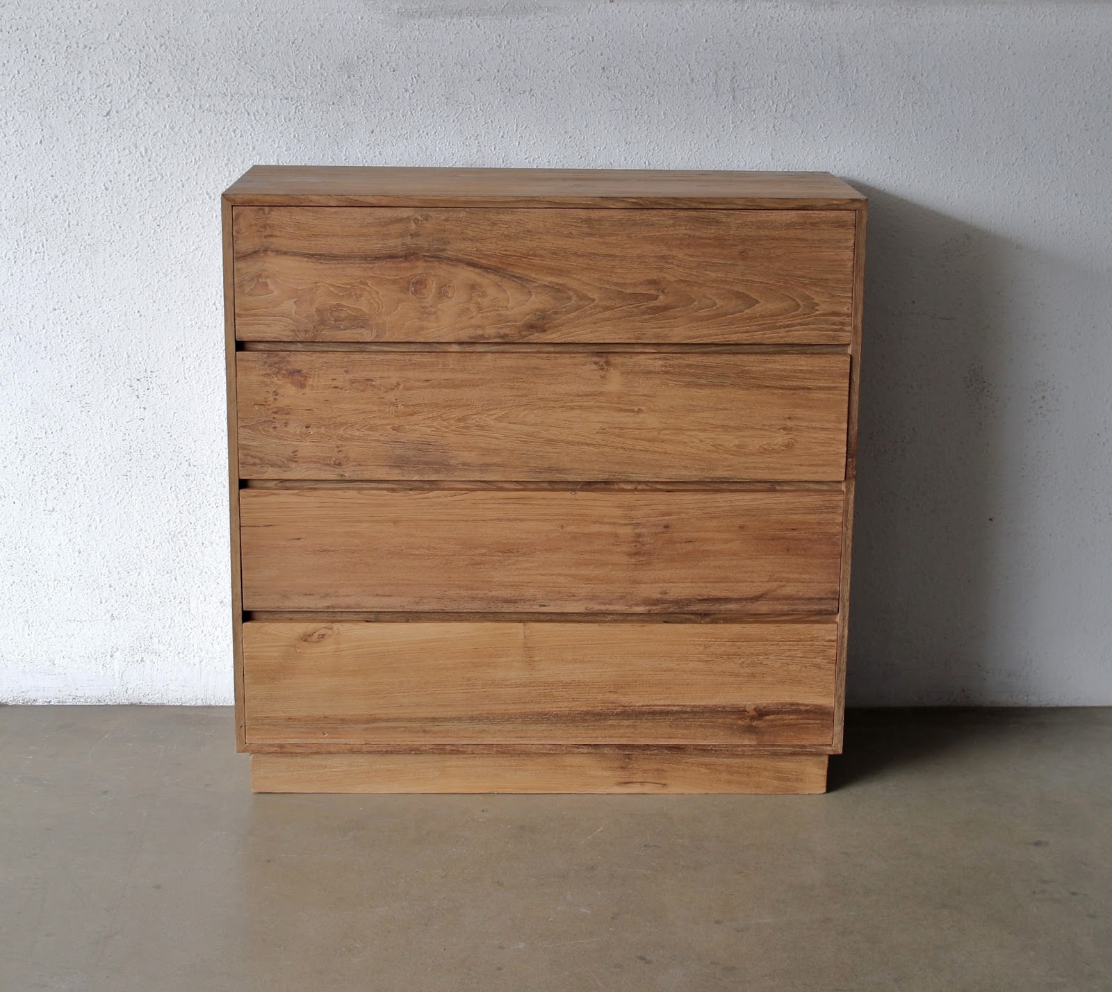 SECOND CHARM FURNITURE - MID CENTURY MODERN INFLUENCE | Ashley Furniture