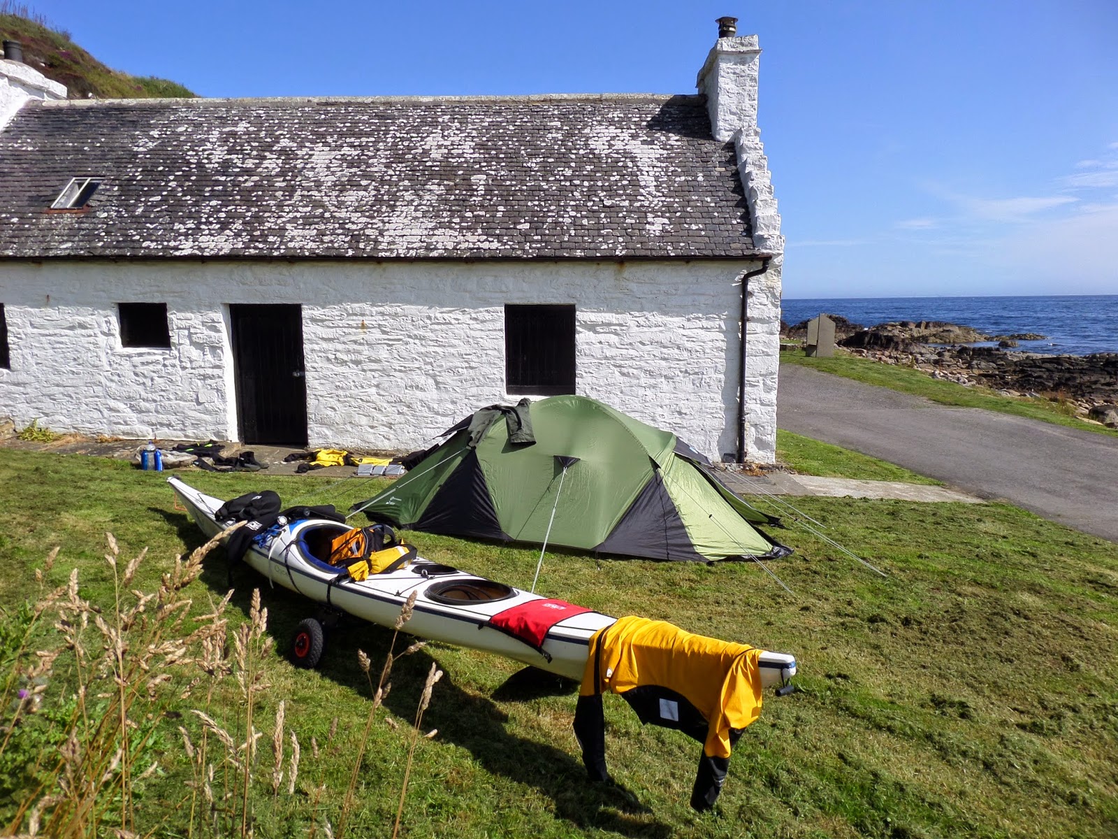 SEA KAYAKING ALONG THE SCOTTISH COAST: Dunbeath