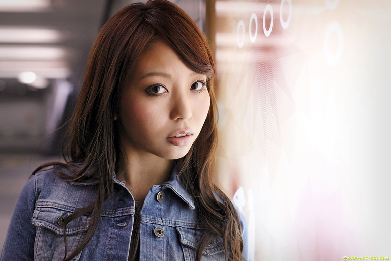 Japanese Hot Girls: Yuki Jin Japanese Sexy Model Sexy Mini Skirt ...