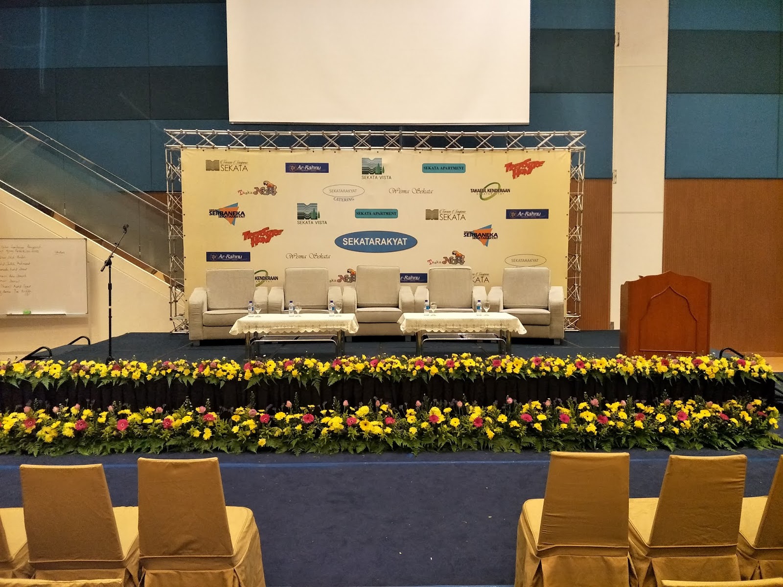 PETALS2U FLORIST & GIFTS: HIASAN BUNGA PENTAS KORPORAT