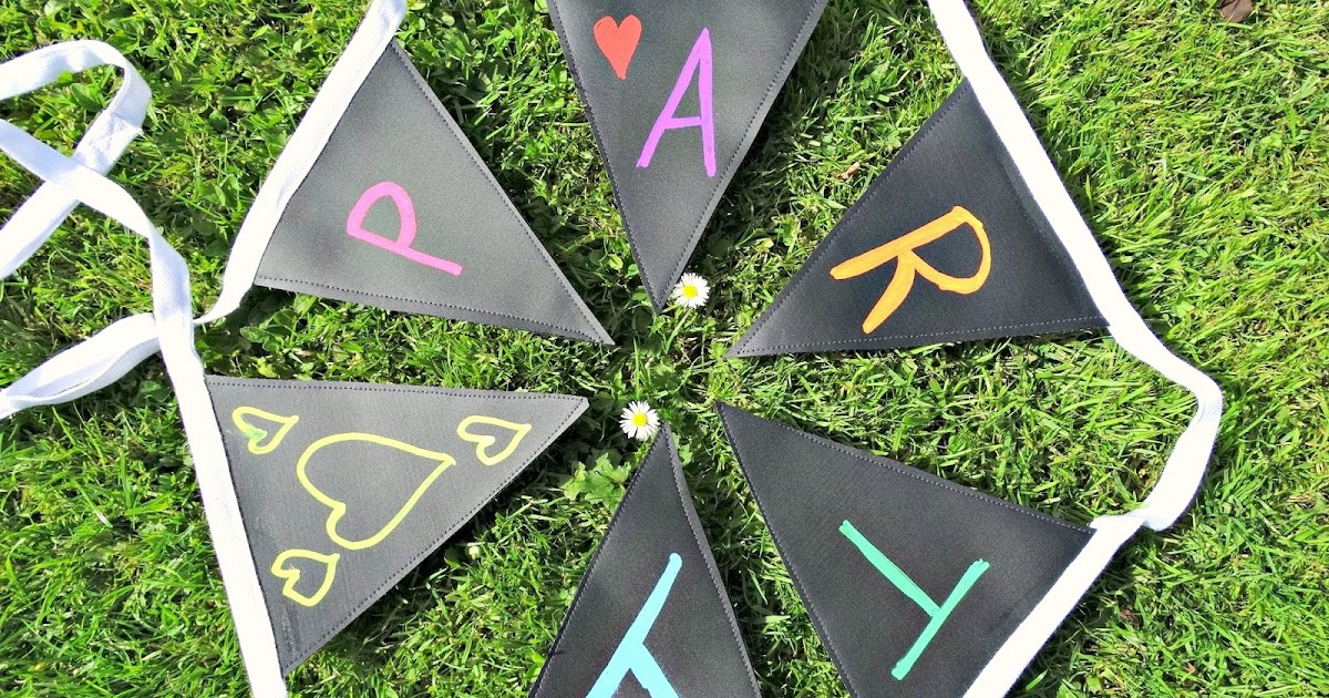 Making Chalkboard Fabric Bunting | A Saucy Stitch