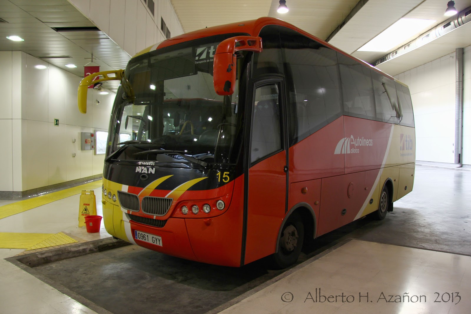 Camiones y Autobuses en Baleares: Nº15 Farebus Seneca-Man