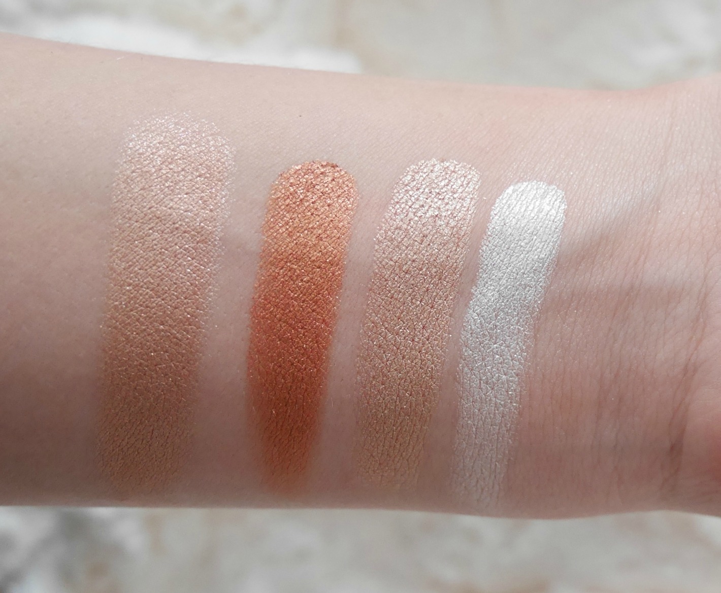 Ofra x NikkieTutorials Collection Part 1. Everglow Highlighter ...