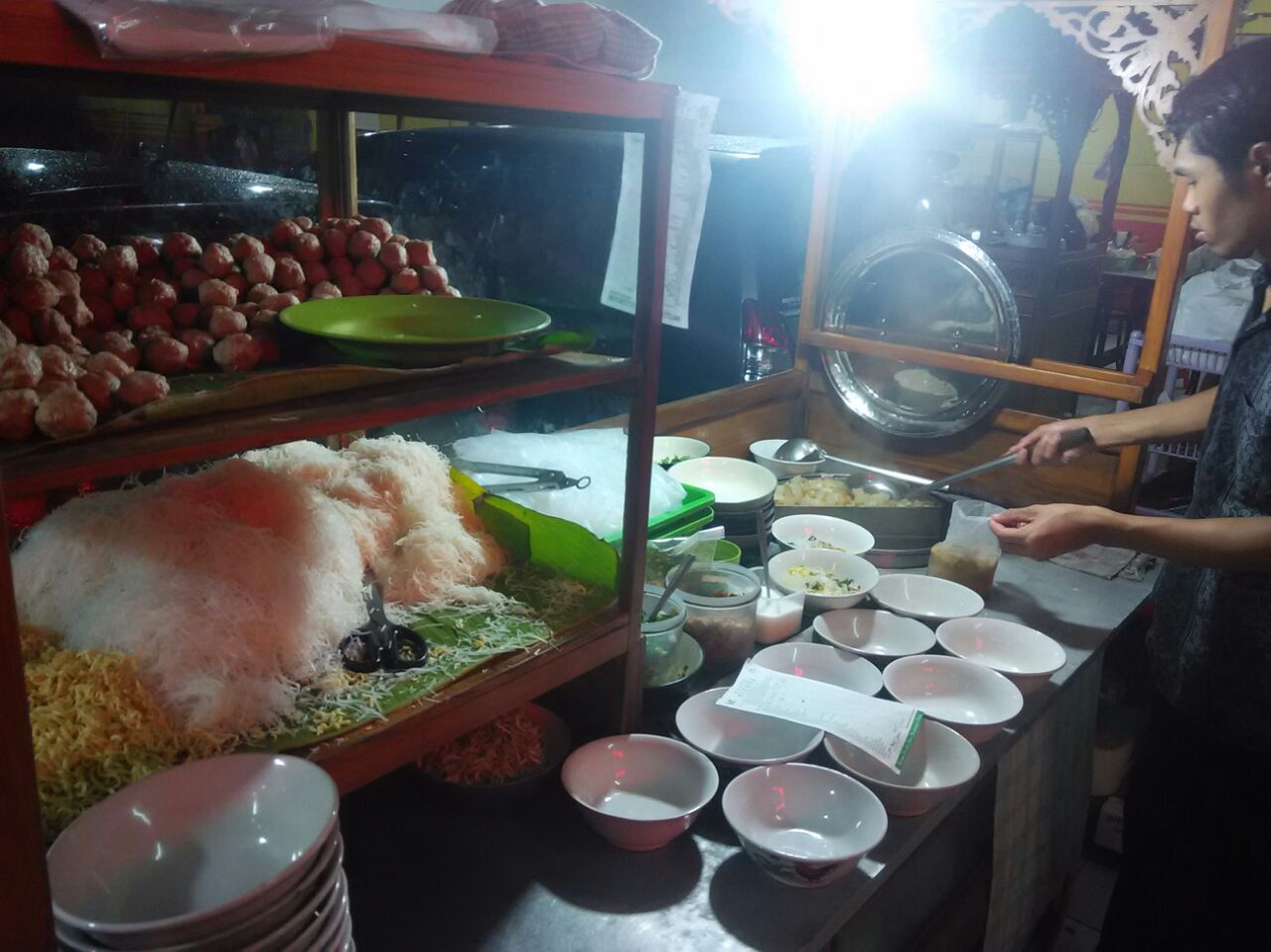 Bakso Titoti, Bakso Legendaris Asli Wonogiri - Travel Indonesia