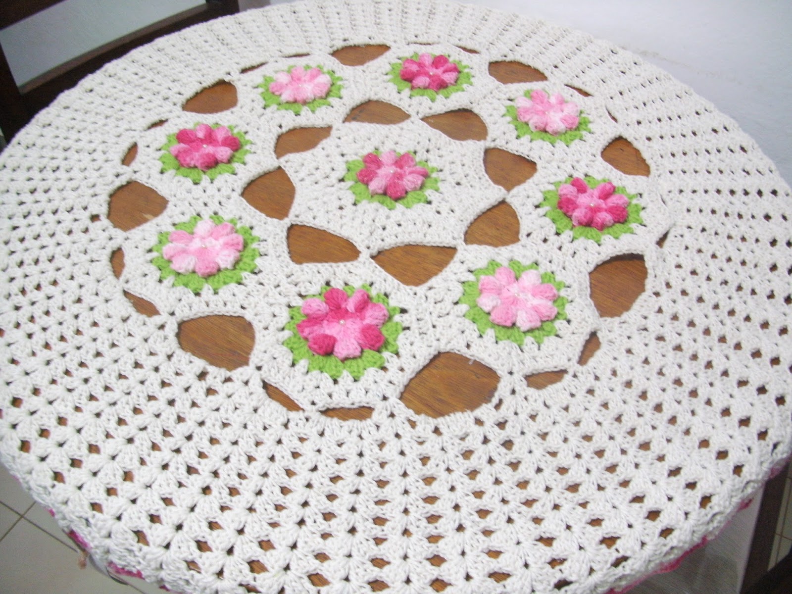 Crochês da Elizandra: Toalha de mesa redonda em crochê