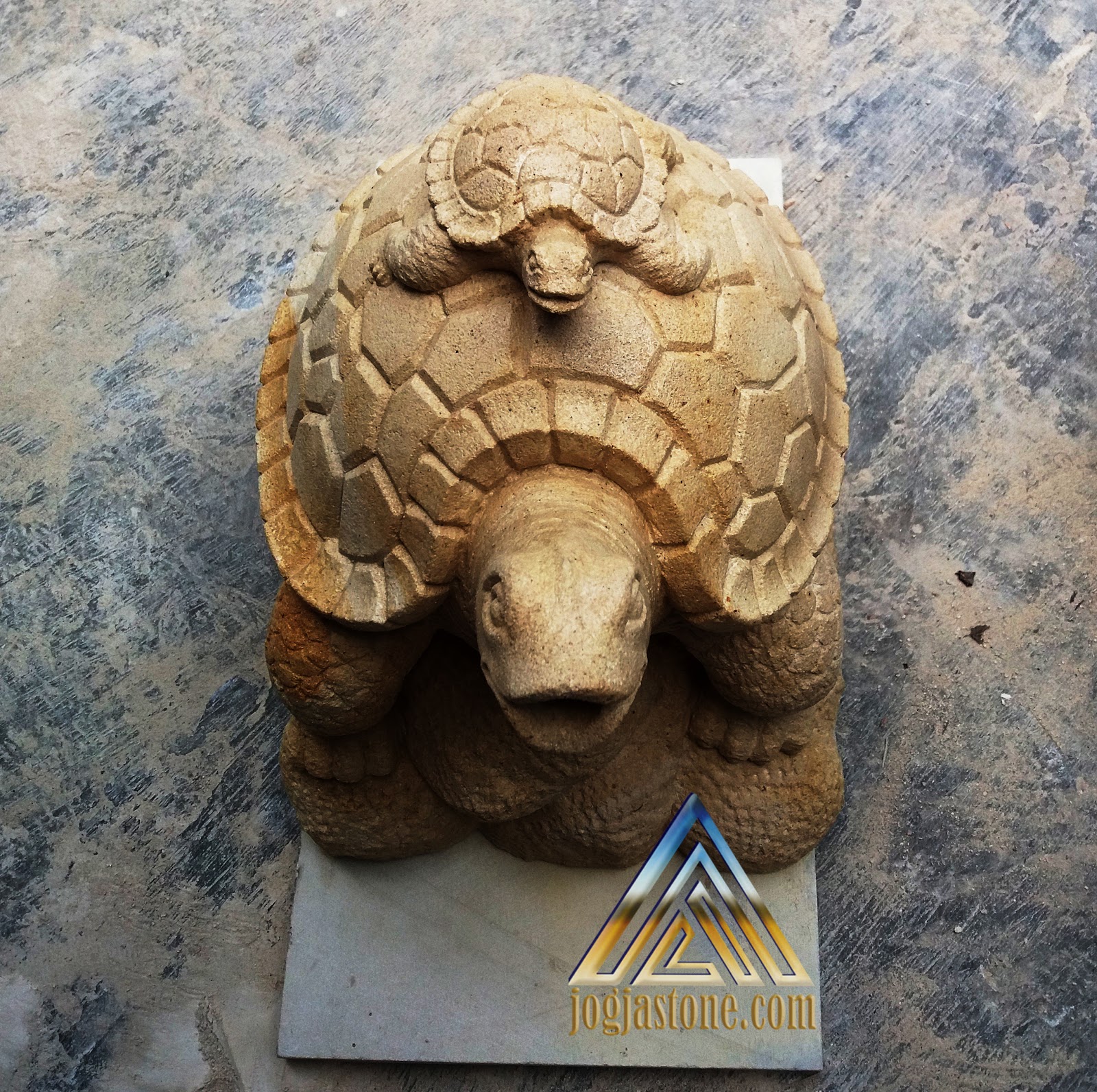 Patung kura kura air mancur