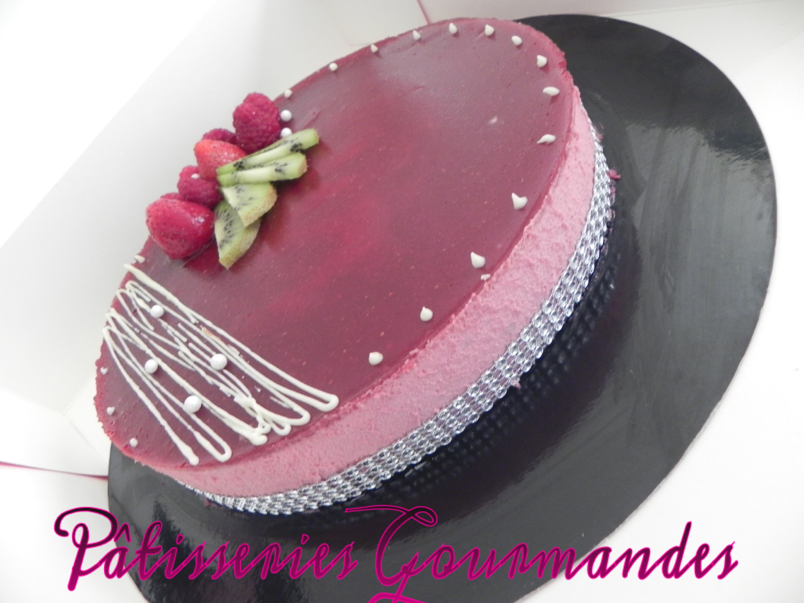 pâtisseries gourmandes : bavarois framboise sur un croustillants au ...