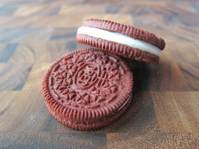 Review: Red Velvet Oreo Cookies