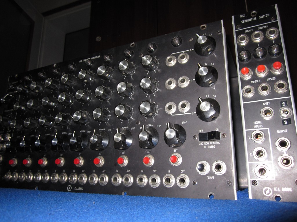 MATRIXSYNTH: R.A. MOOG MODULAR 960 + 962 sequencer modules