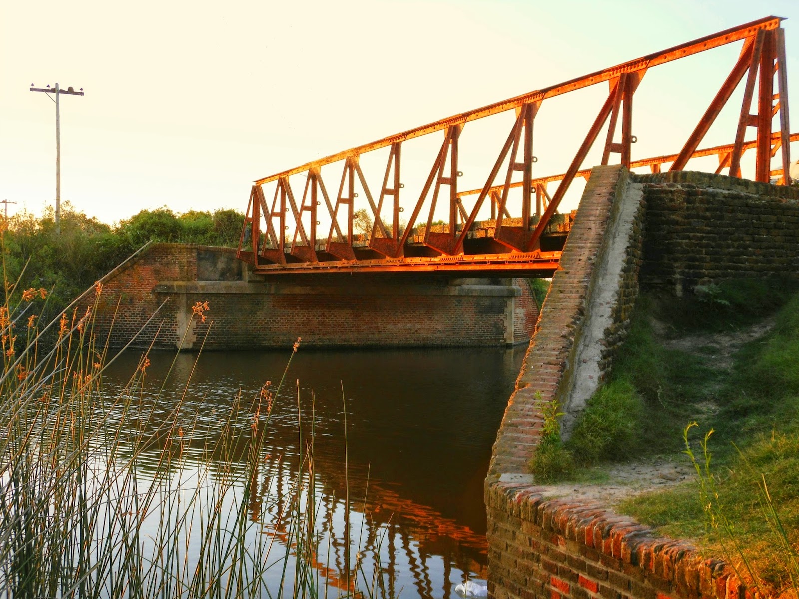 CAMINANDO LA PAMPA: Puente sobre el Arroyo Aguiar, Santa Fe, Argentina