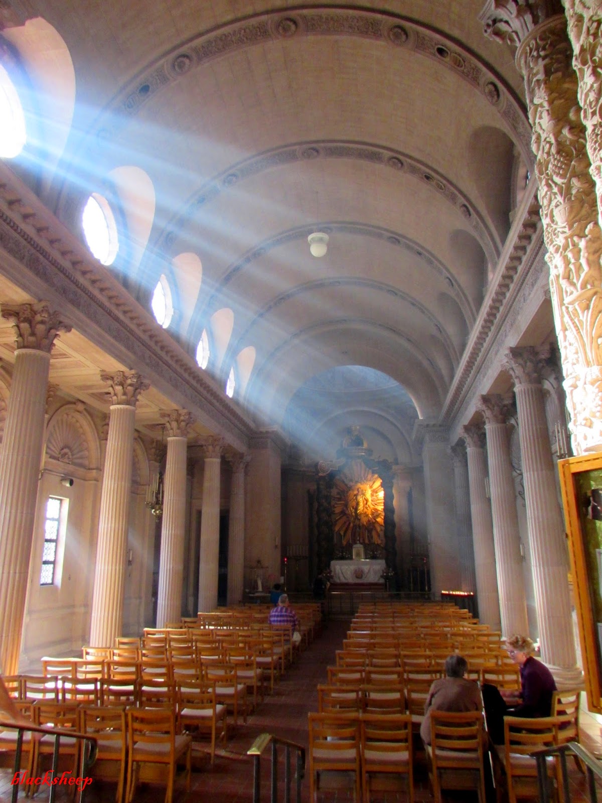 Blacksheep's bit of the Web: St Ignatius Church, The Carmelite Chapel ...