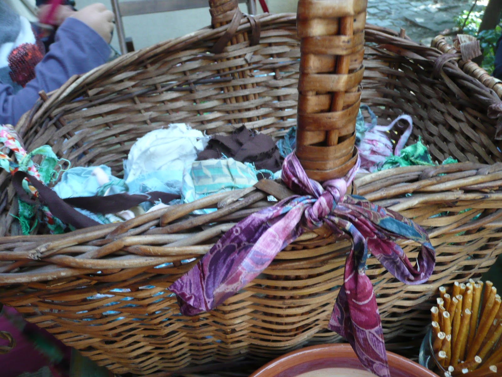 Maria Lale: Работилничка за парцалени килимчета-06.10.2012 г. (първа част)