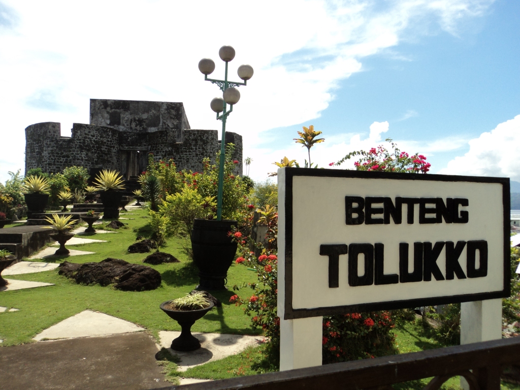 26 Tempat Wisata Di Maluku Utara Yang Menyenangkan