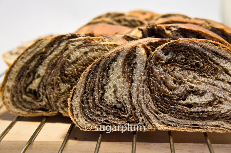 Sugar & Spice & everything nice: Chocolate layered bread - mad about layers