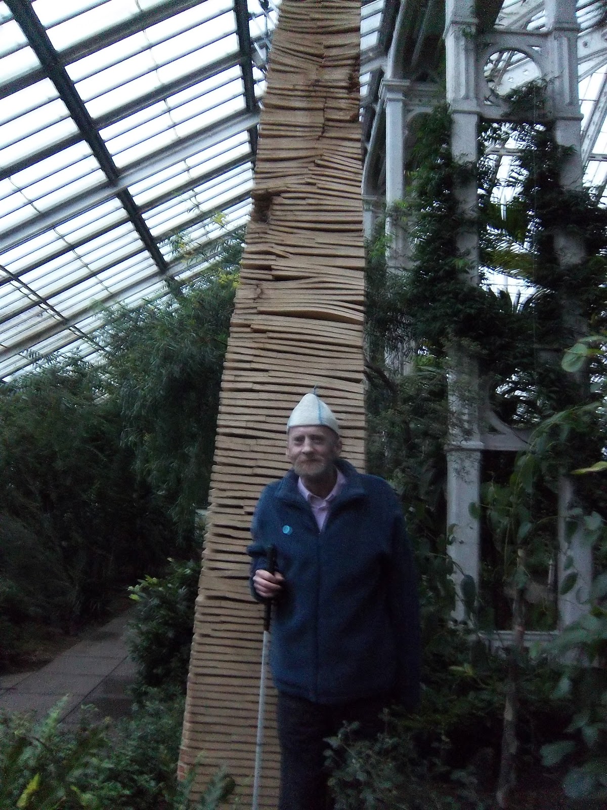 Professor Whitestick's Blog: Kew Gardens: David Nash Sculpture