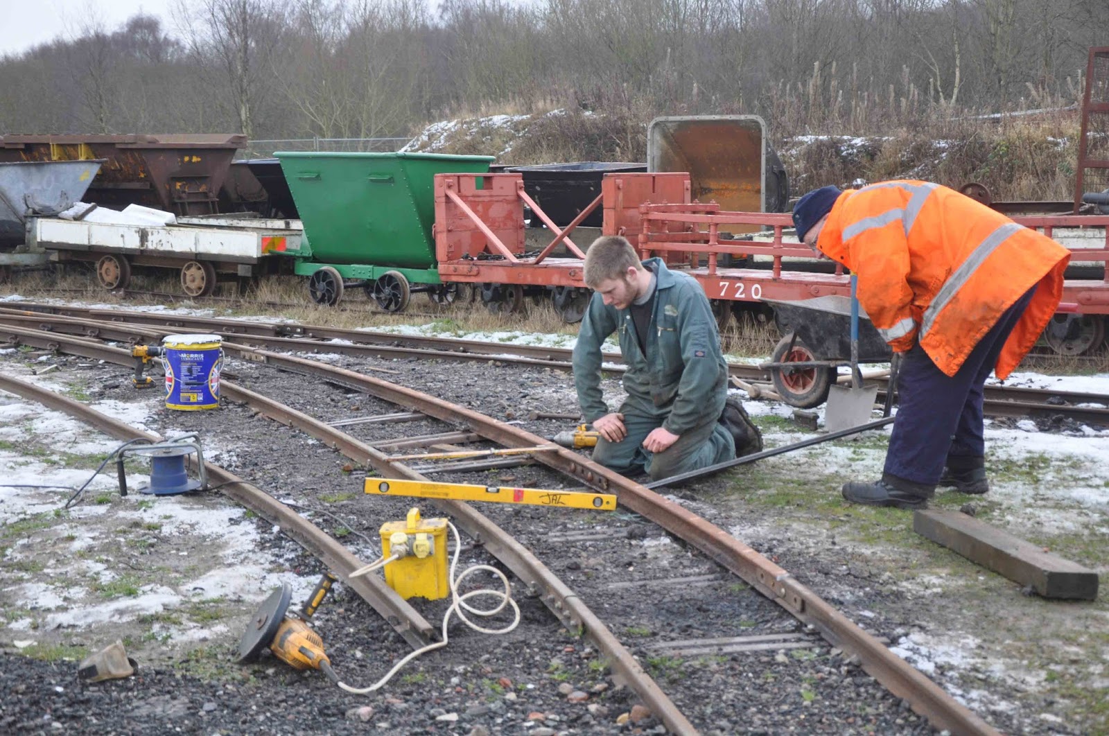 Moseley Railway Trust - Latest News: Field Railway Fettling