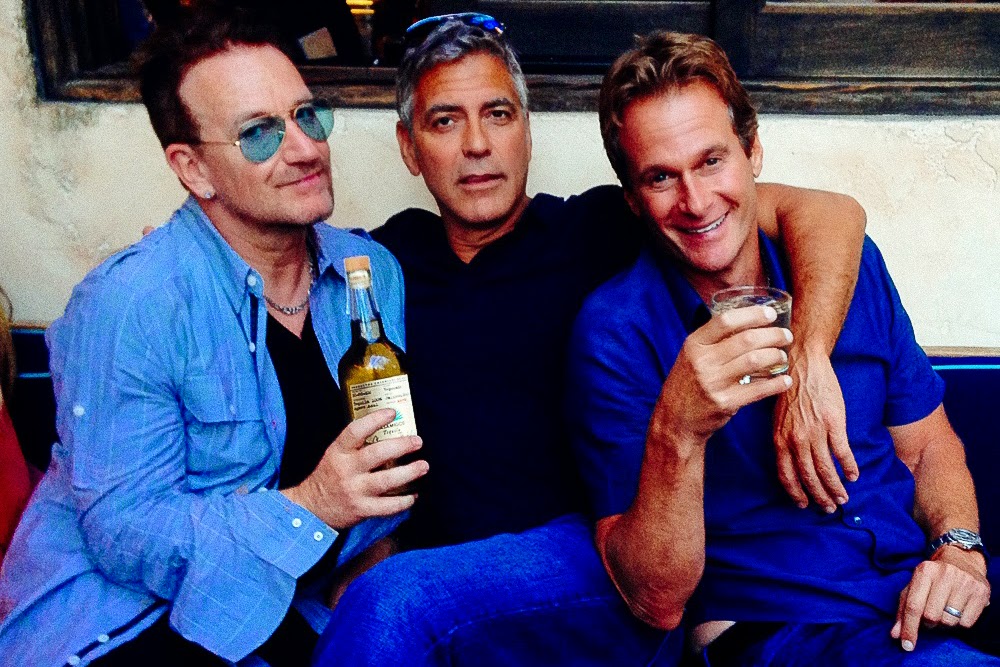 Beth Fan Page (BFP): Girl On A Fence