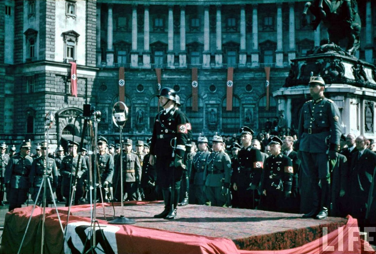 Neues Europa: The Reich in Photos – The Anschluss of Austria, March 1938
