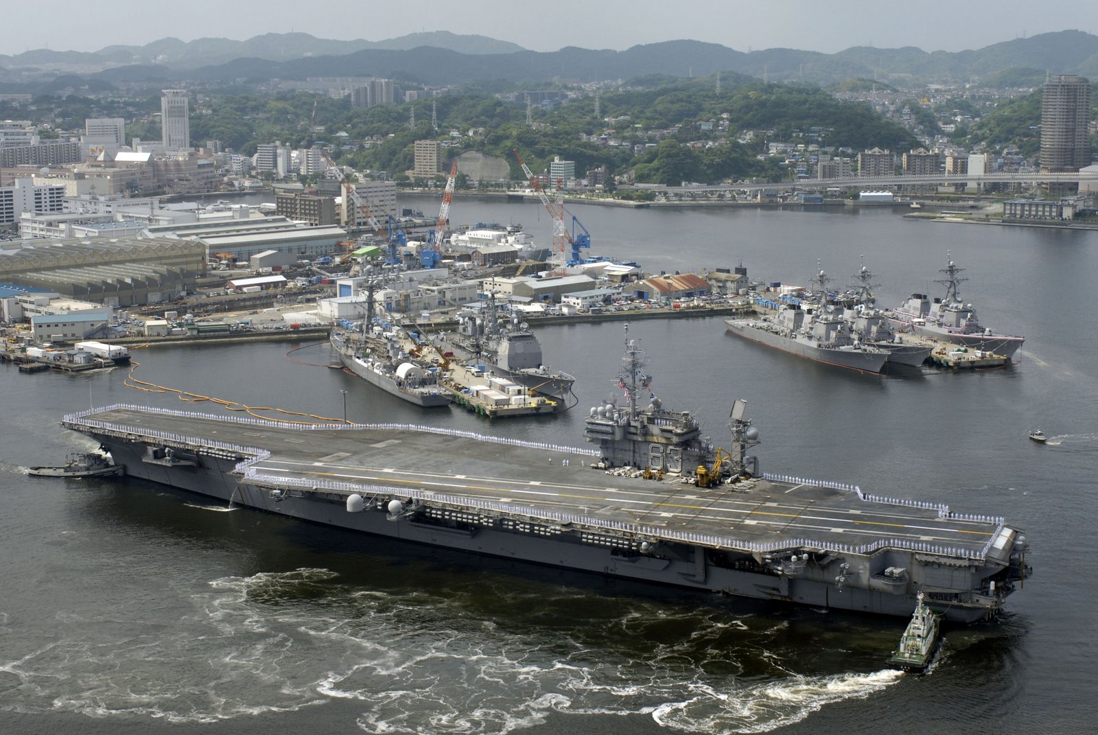 Pitsnipes Gripes: Military eye candy