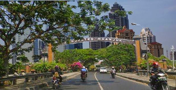 NGANJUK KOTA: Desember 2012