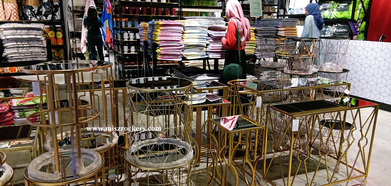 KEDAI DEKKO MELAWATI MALL, BARANG DEKORASI, KLASIK BARANG DIA ...