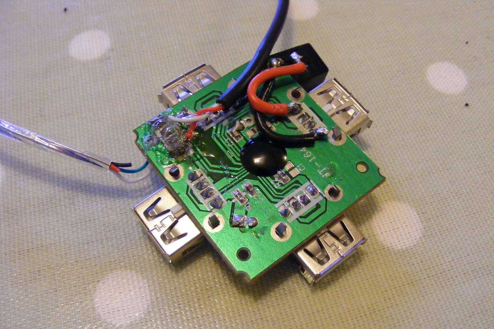 Raspberry Pi Power Supply and Powered USB Hub: Raspberry Pi Power ...