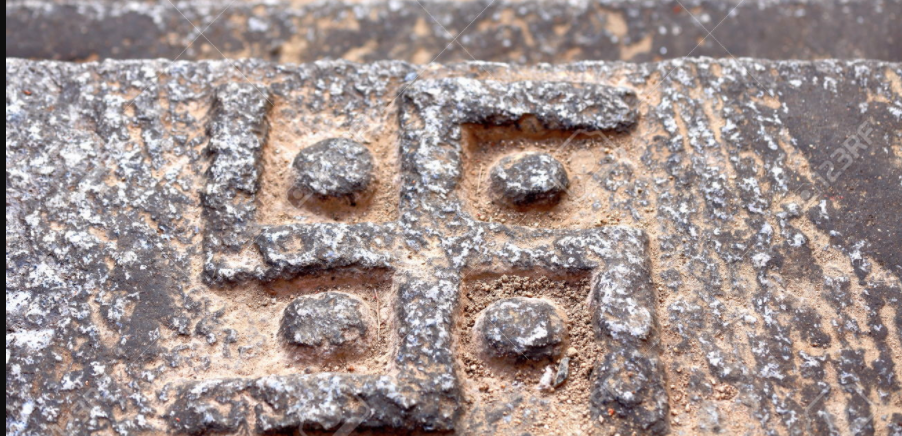 LA ESVÁSTICA ~ LA MÁQUINA DEL TIEMPO