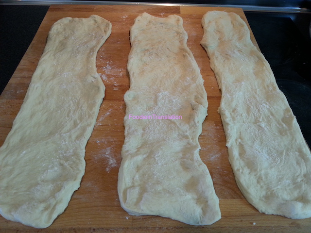 Treccia sbilenca ripiena - Wonky braided bread ~ Foodie in Translation