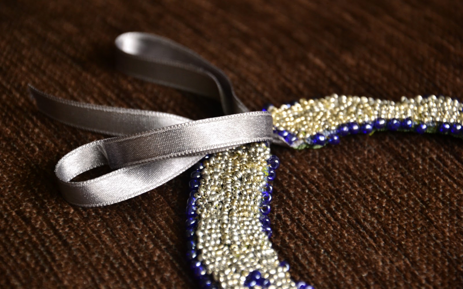 A WORLD TO DISCOVER: Coliere