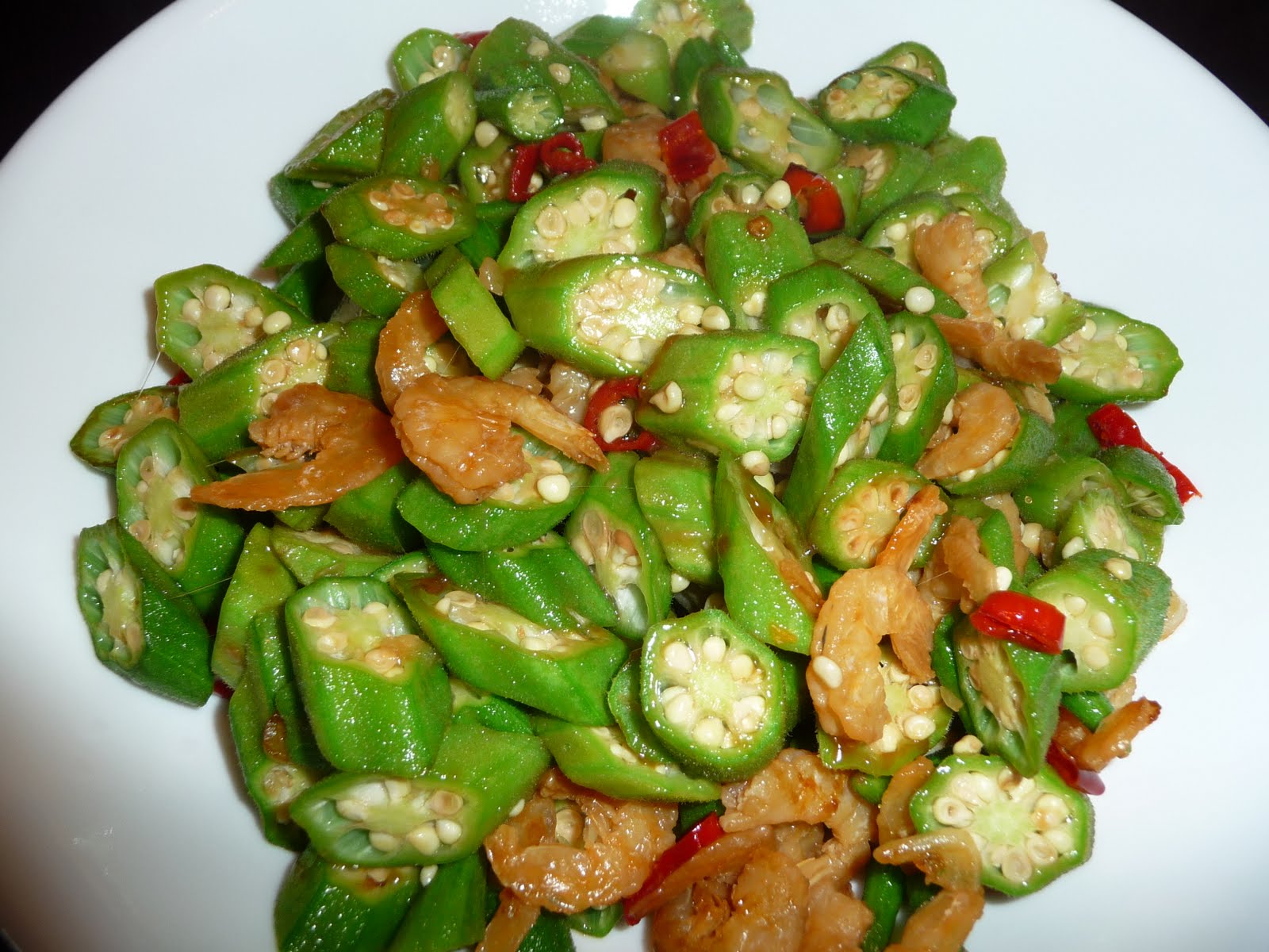 家家酒@home: Stir fry ladies finger (Okra) with dried shrimps and chilli