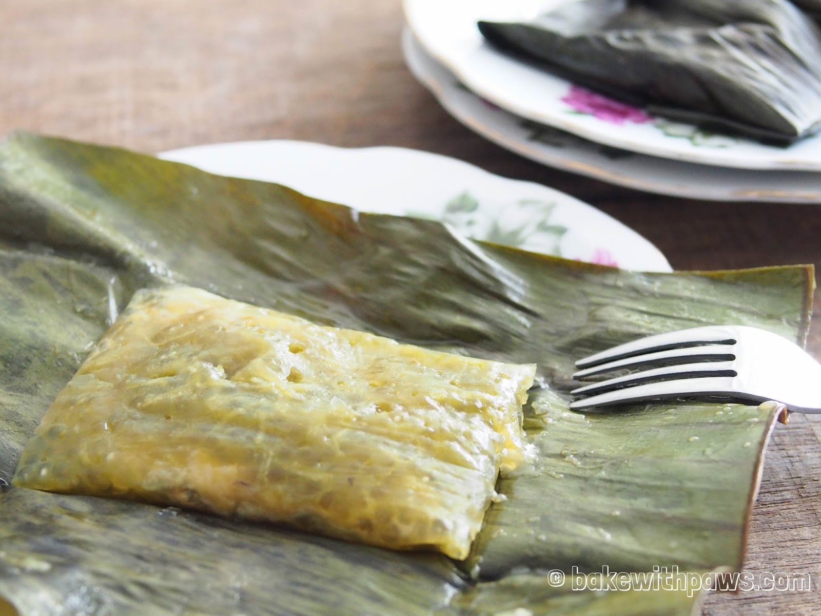 Lepat Pisang Sago & Pandan - BAKE WITH PAWS
