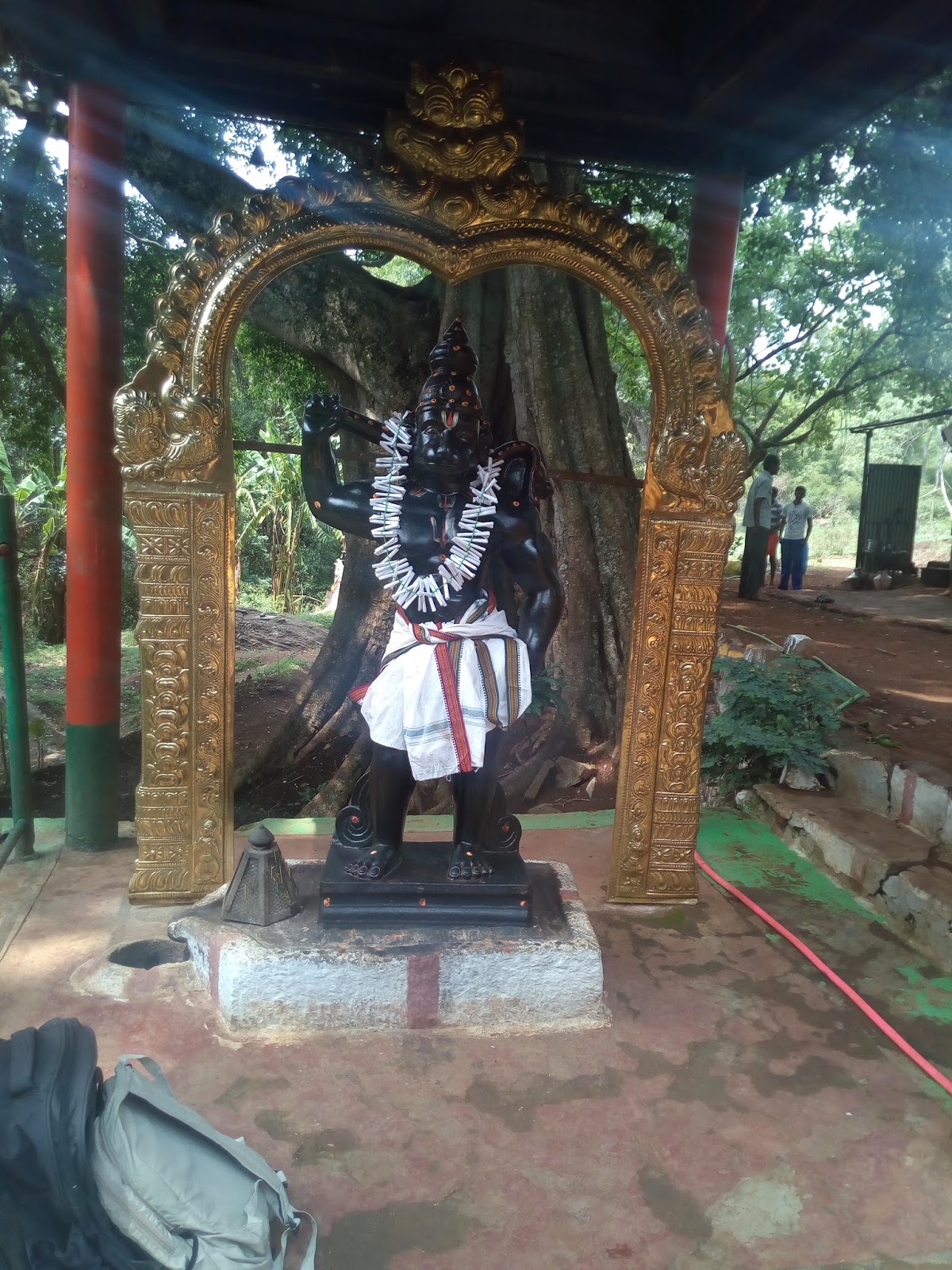 ItZmEeGoBiNaThNjP~~~~~~~~~~~~~~: Trekking to Melmudi Rangasamy Temple